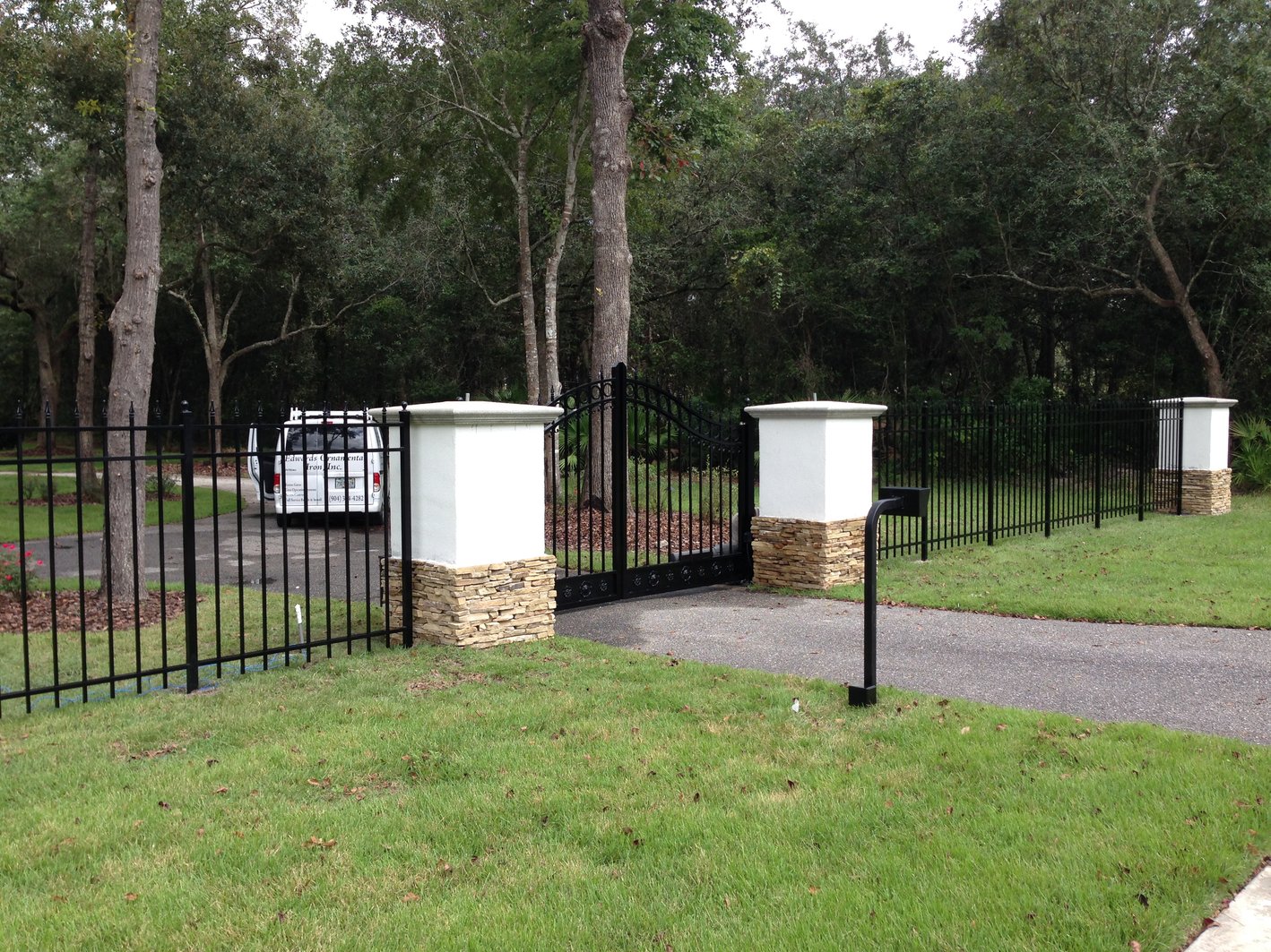 Aluminum Double Leaf Driveway Gate with Viking Operators and Linear ...